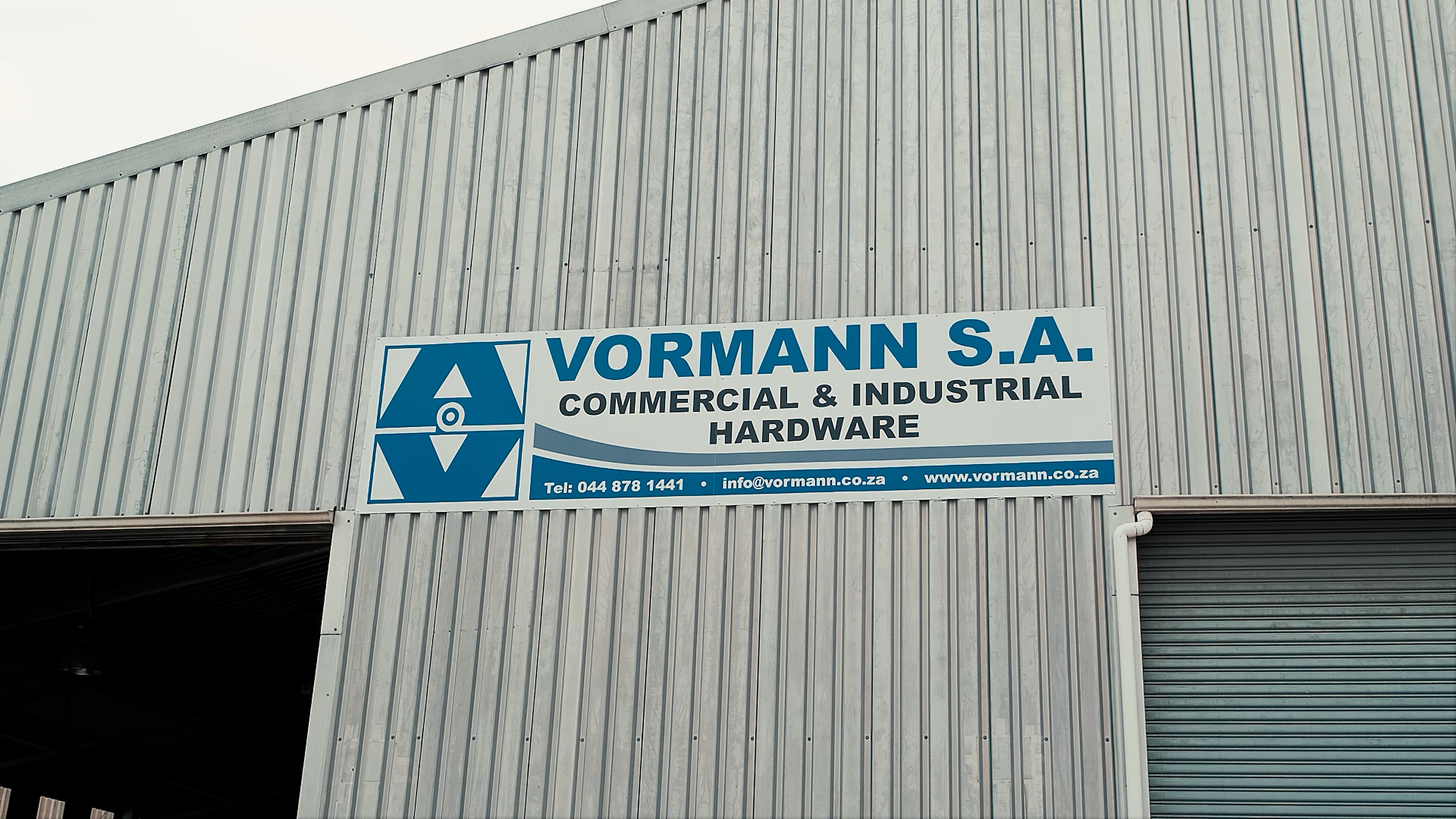 Adjustable Bracket – Black (00174001S) - Vormann SA